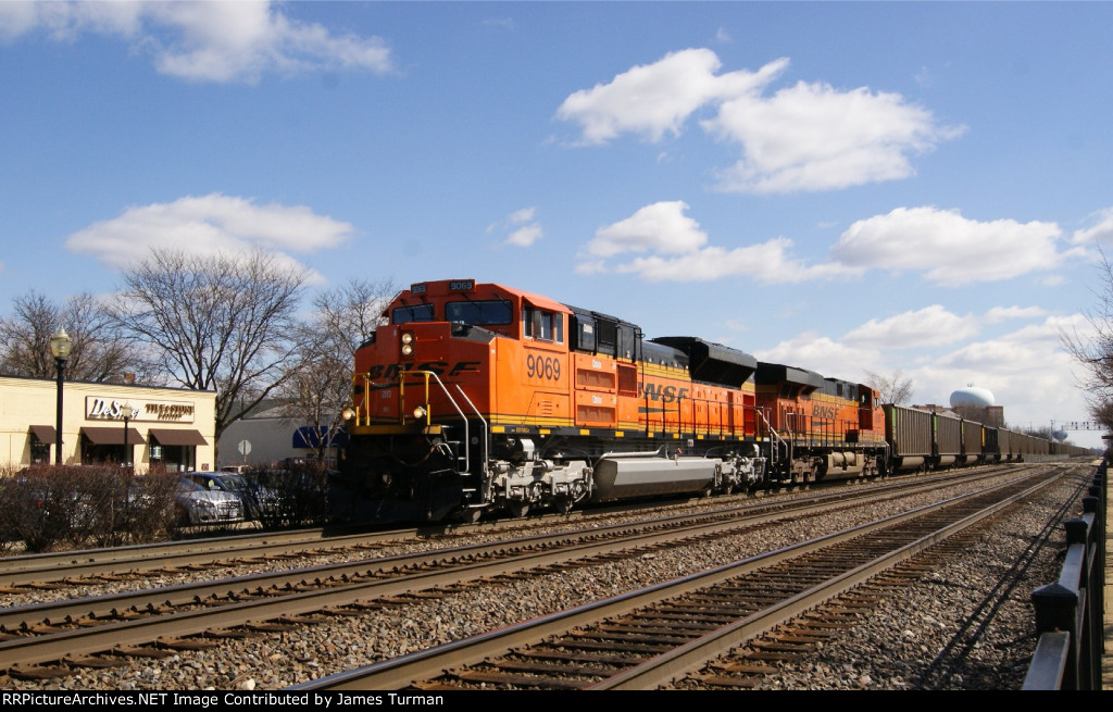 BNSF 9069